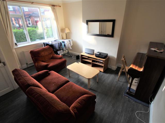 4 bedroom terraced house to rent