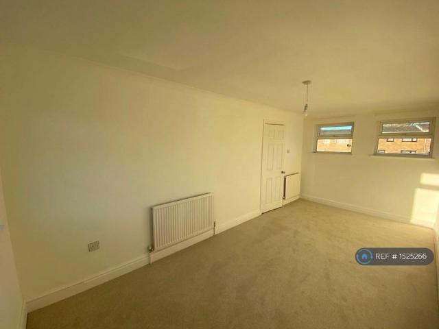 4 bedroom terraced house to rent