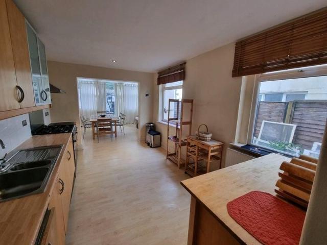 4 bedroom terraced house to rent
