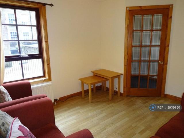 4 bedroom terraced house to rent