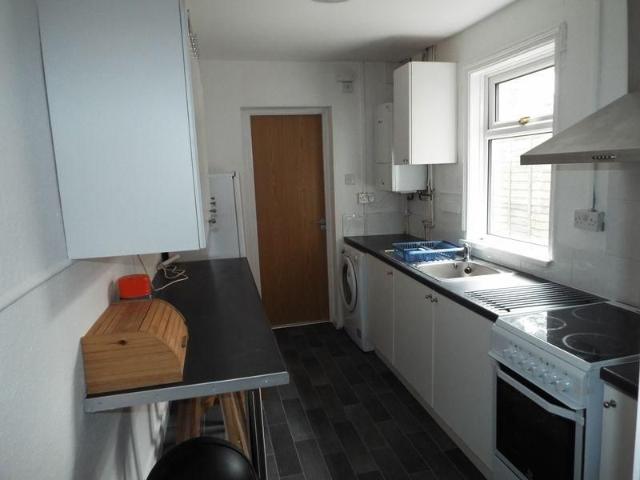 4 bedroom terraced house to rent