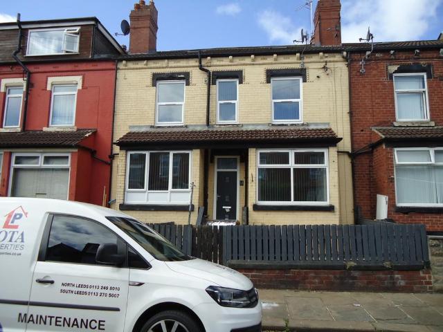 4 bedroom terraced house to rent