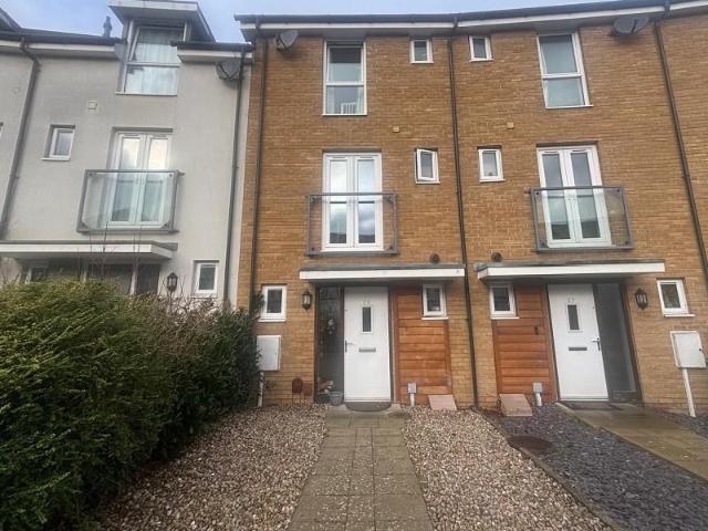 4 bedroom terraced house to rent