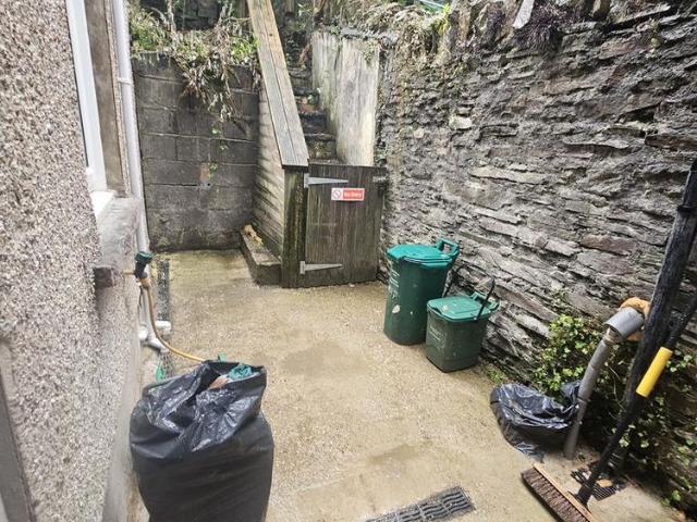 4 bedroom terraced house to rent