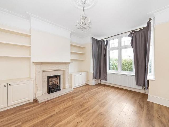 4 bedroom terraced house to rent