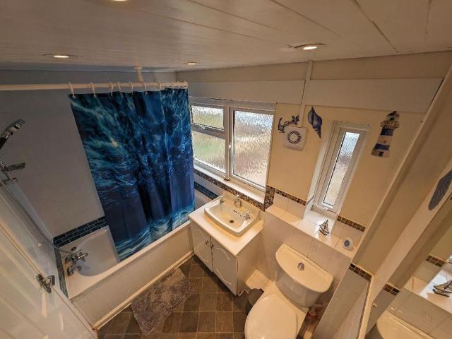 4 bedroom terraced house to rent