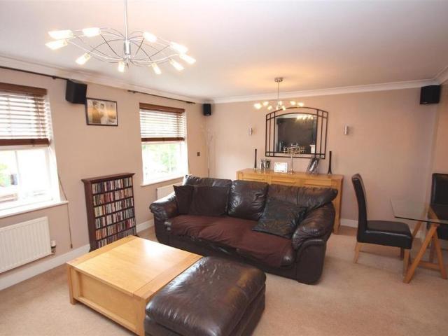 4 bedroom terraced house to rent