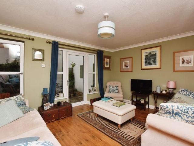 4 bedroom terraced house to rent