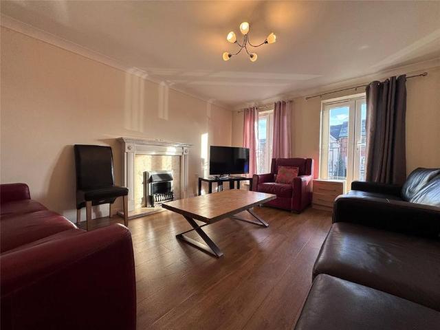 4 bedroom terraced house to rent
