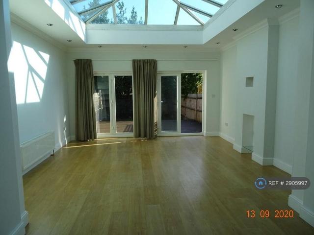 4 bedroom terraced house to rent