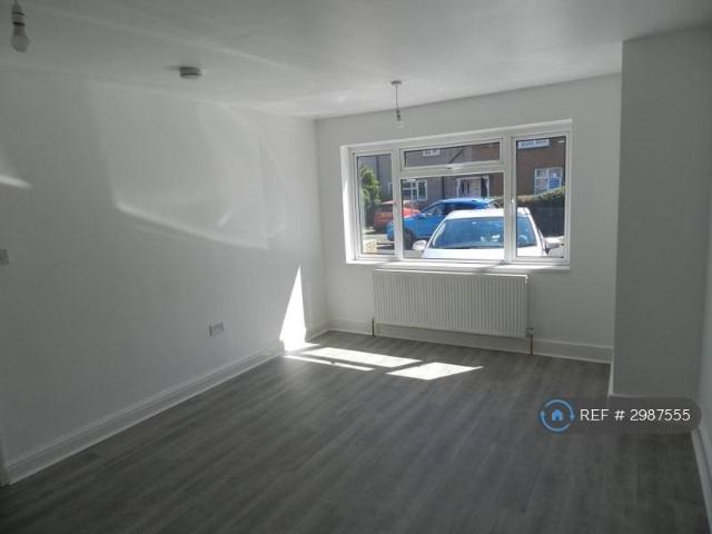 4 bedroom terraced house to rent