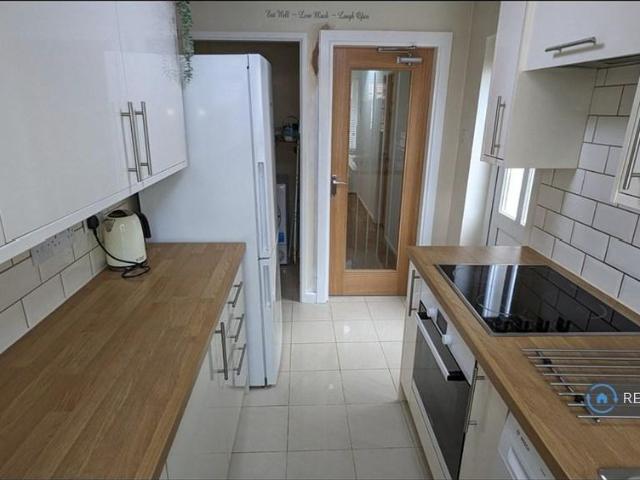 4 bedroom terraced house to rent
