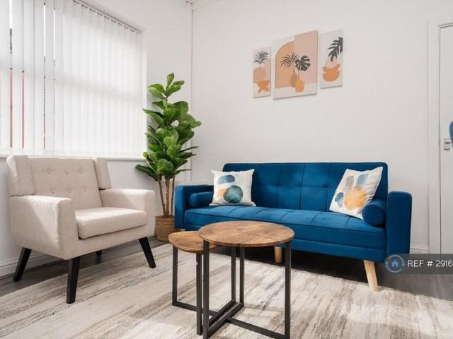 4 bedroom terraced house to rent