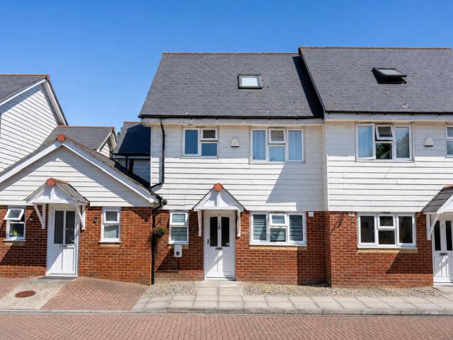 4 bedroom terraced house to rent