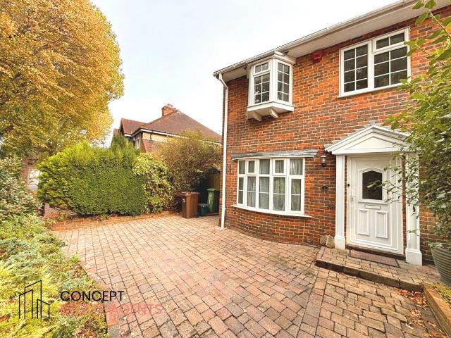 4 bedroom terraced house to rent