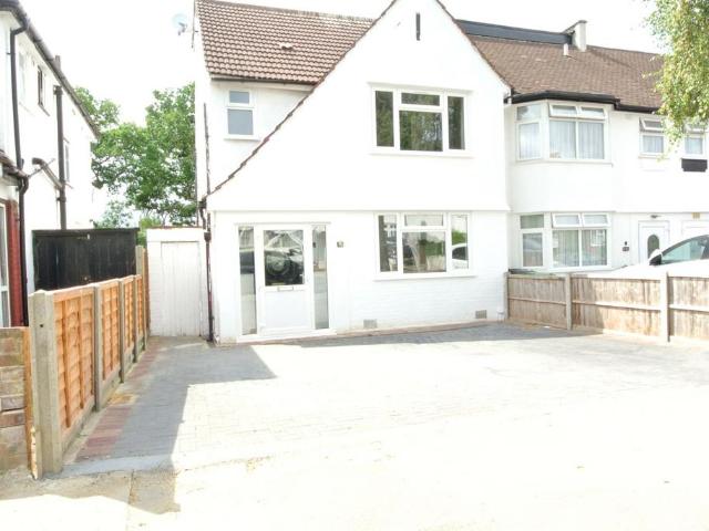 4 bedroom terraced house to rent