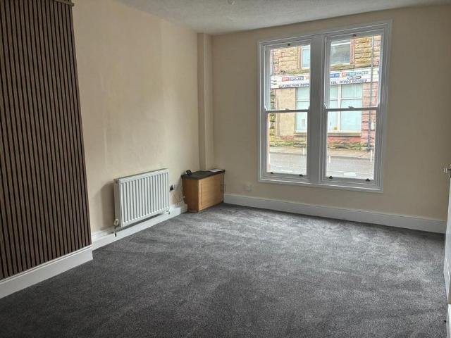 4 bedroom terraced house to rent