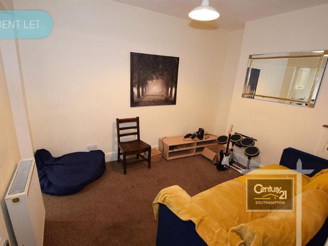 4 bedroom terraced house to rent