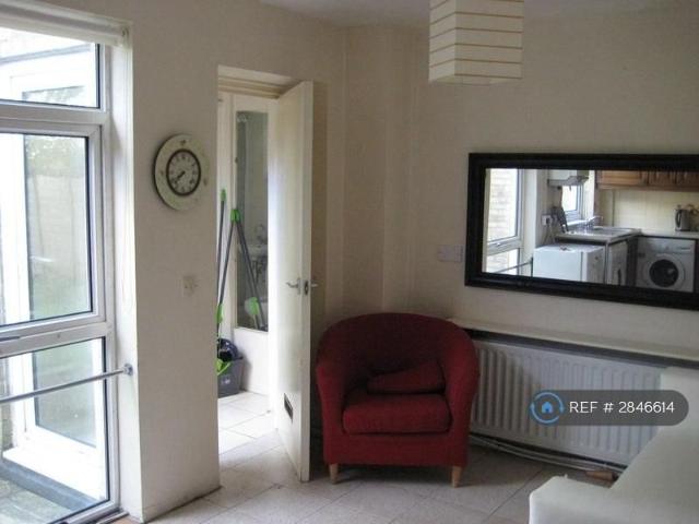 4 bedroom terraced house to rent
