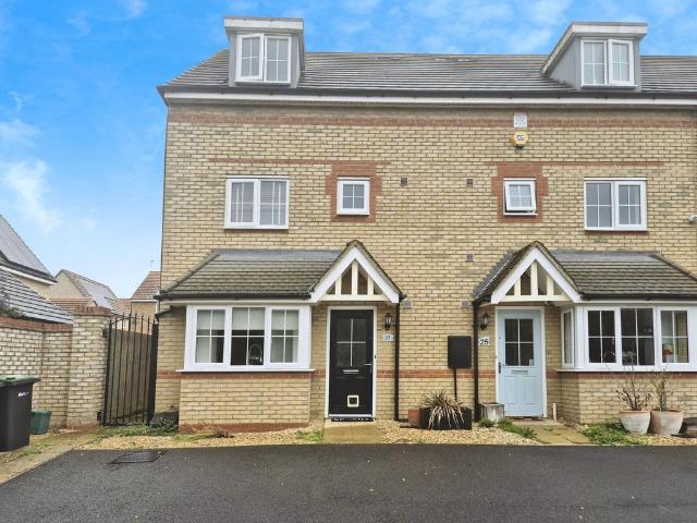 4 bedroom terraced house to rent