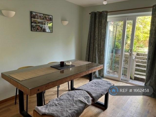 4 bedroom terraced house to rent