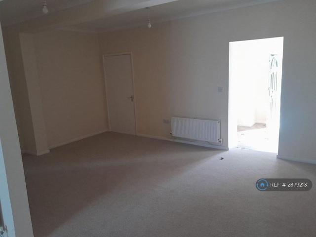 4 bedroom terraced house to rent