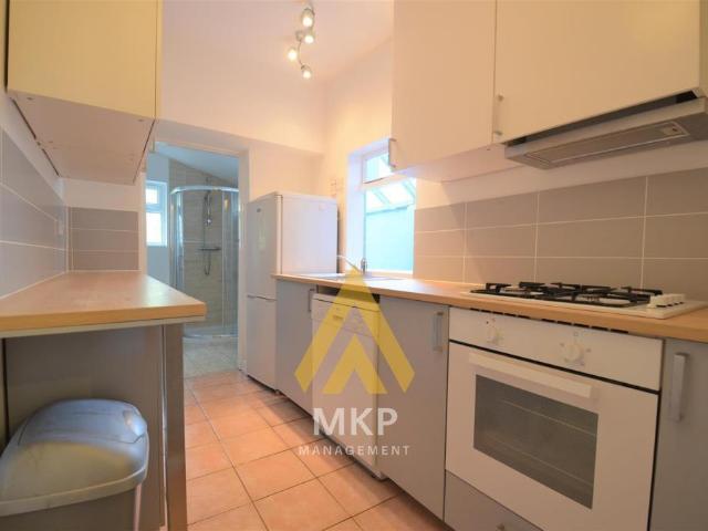 4 bedroom terraced house to rent