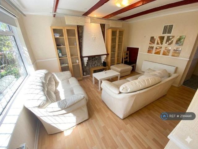 4 bedroom terraced house to rent