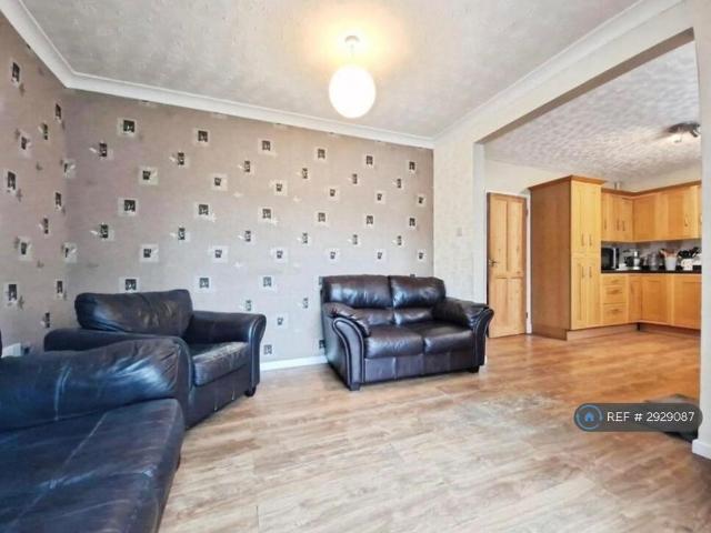 4 bedroom terraced house to rent