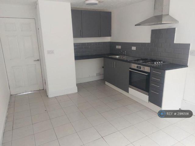 4 bedroom terraced house to rent