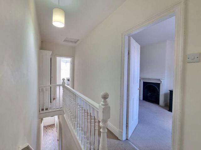 4 bedroom terraced house to rent