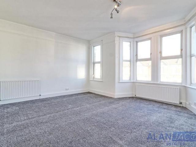 4 bedroom terraced house to rent