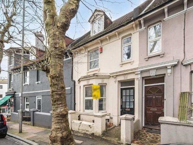 4 bedroom terraced house to rent