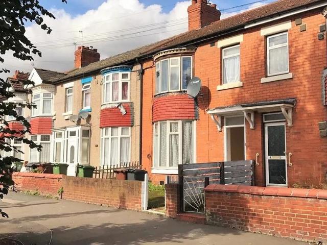 4 bedroom terraced house to rent