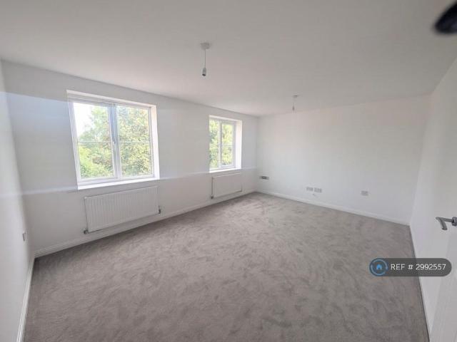 4 bedroom terraced house to rent