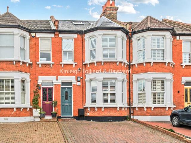 4 bedroom terraced house to rent