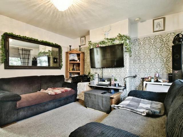 4 bedroom terraced house to rent