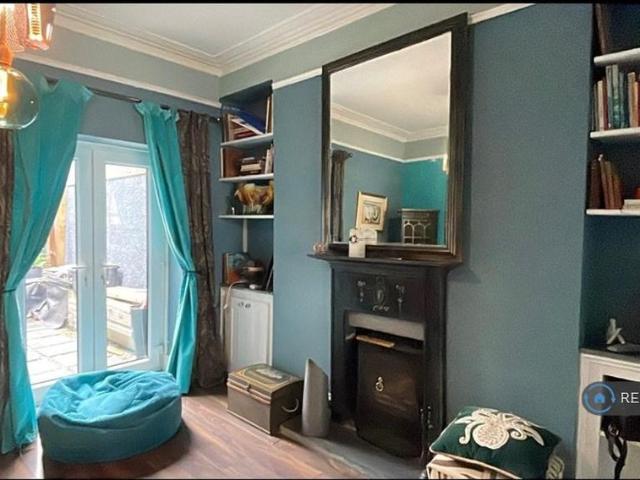 4 bedroom terraced house to rent