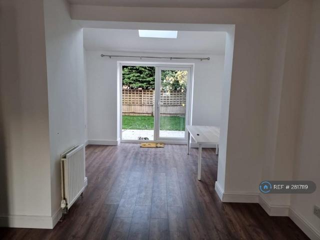 4 bedroom terraced house to rent