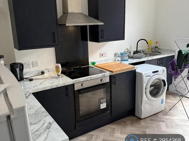 4 bedroom terraced house to rent