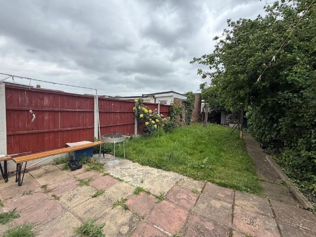 4 bedroom terraced house to rent