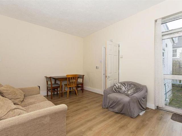 4 bedroom terraced house to rent