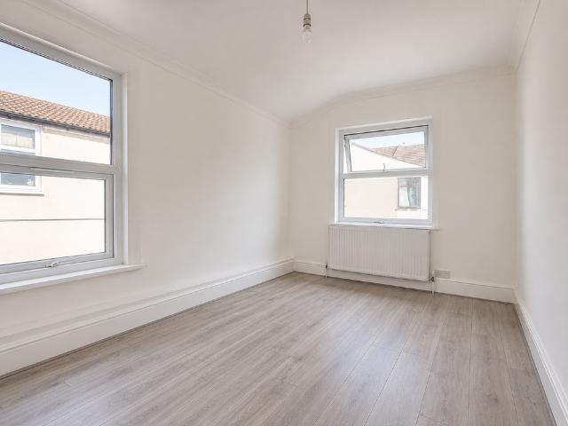 4 bedroom terraced house to rent