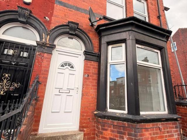 4 bedroom terraced house to rent