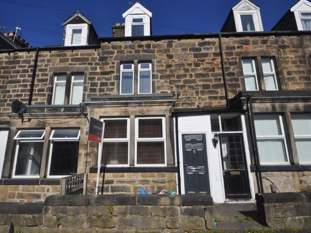 4 bedroom terraced house to rent