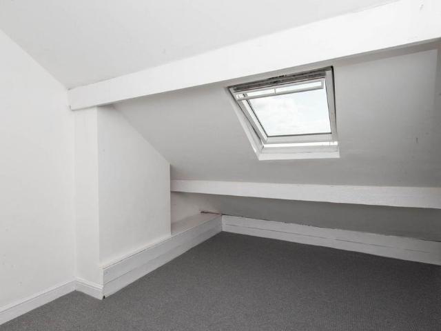 4 bedroom terraced house to rent