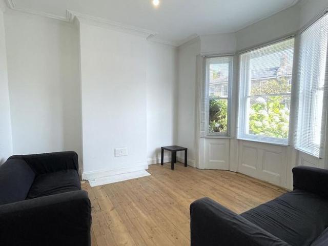 4 bedroom terraced house to rent