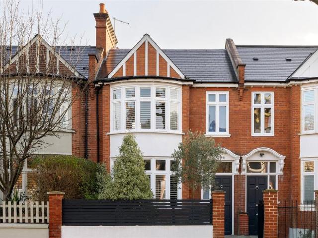 4 bedroom terraced house to rent