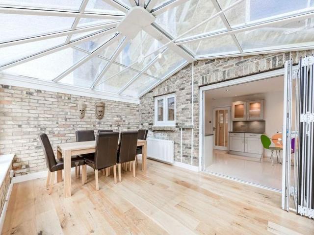 4 bedroom terraced house to rent