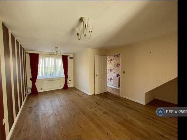 4 bedroom terraced house to rent